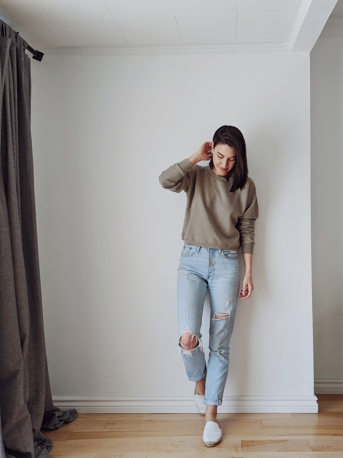 4 ways to style a sweatshirt - PetraAlexandra Blog